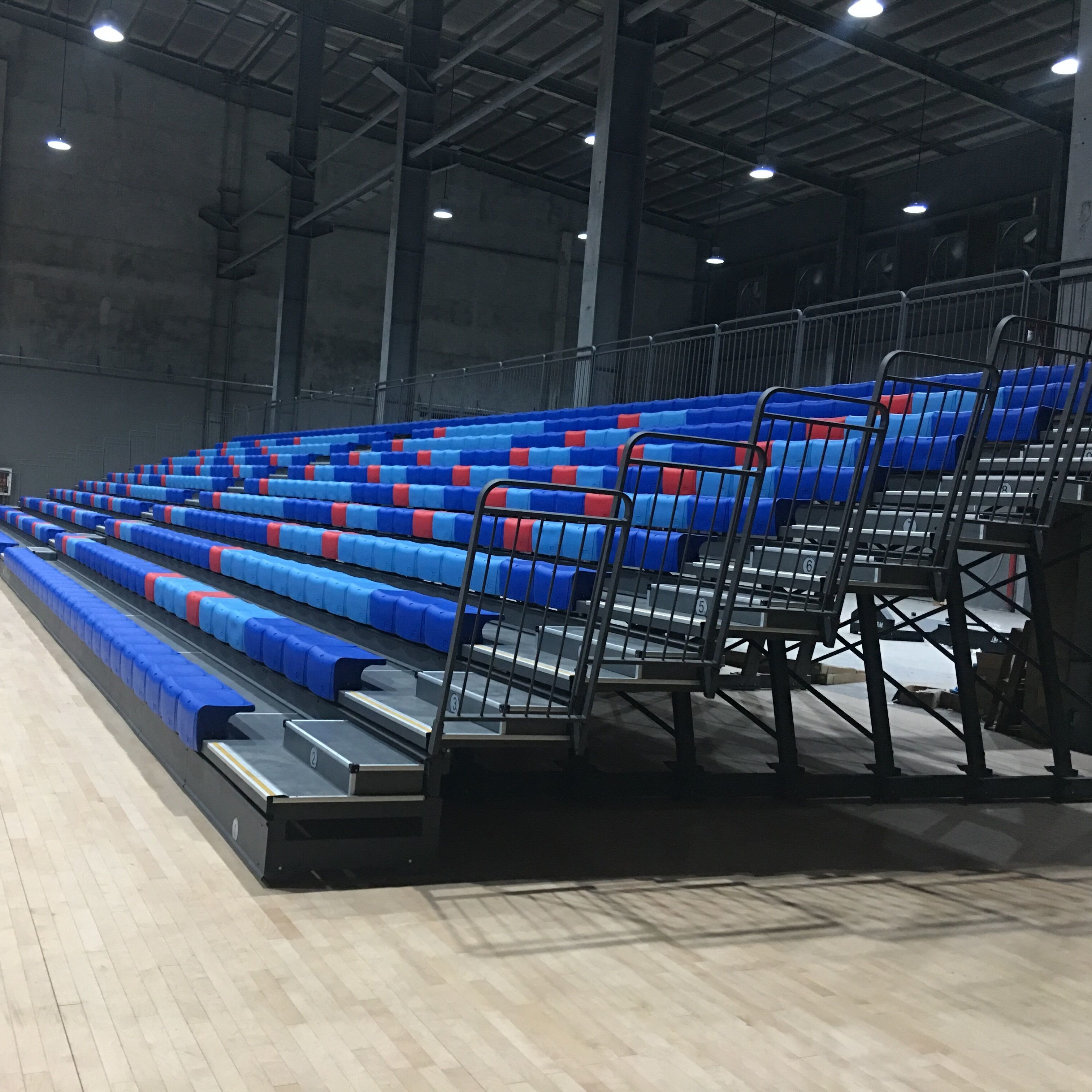 HDPE Material Audience Systems Retractable Seating For Fixed Grandstand